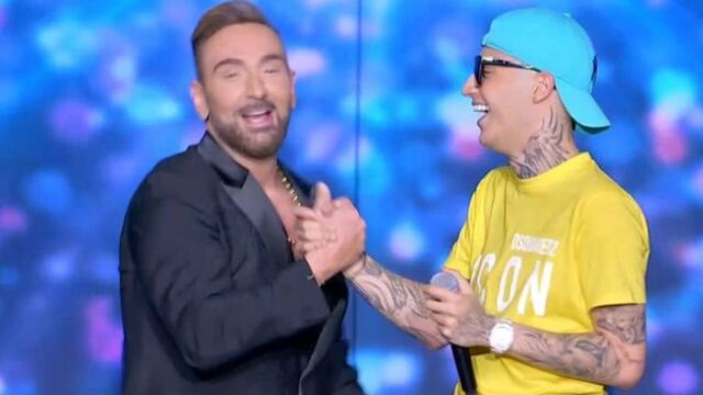 J2US: Ο Trannos ξεσήκωσε με την εμφάνισή του και οι γονείς του τον καμάρωσαν από τις πρώτες ...