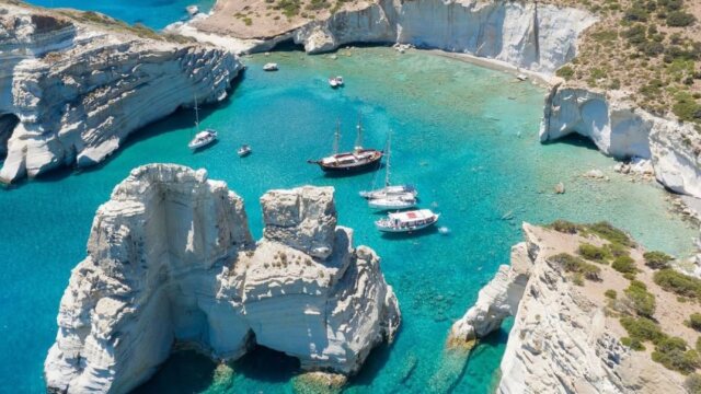 National Geographic: Μήλος και Τήνος στα καλύτερα ελληνικά νησιά για ...