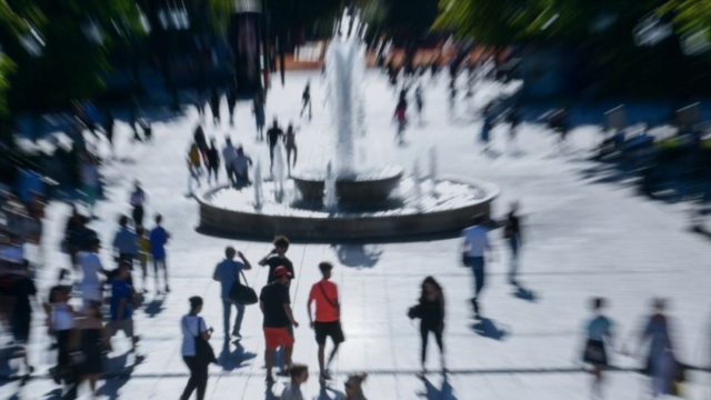Έρευνα: Ενας στους τρεις νέους στην Ελλάδα µένει με τους γονείς του ...