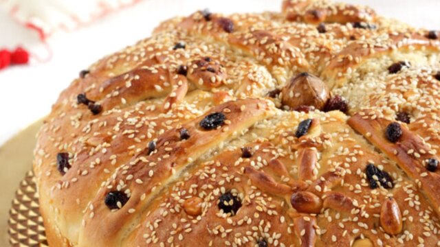 Χριστόψωμο: Η παραδοσιακή συνταγή για το ψωμί της αγάπης