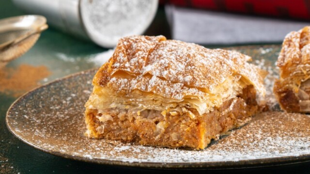 Πως θα φτιάξετε την πιο νόστιμη, γλυκιά κολοκυθόπιτα