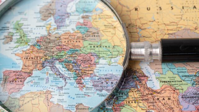 ΕΥ: Ποιες είναι οι 10 γεωπολιτικές εξελίξεις που θα επηρεάσουν τον ...