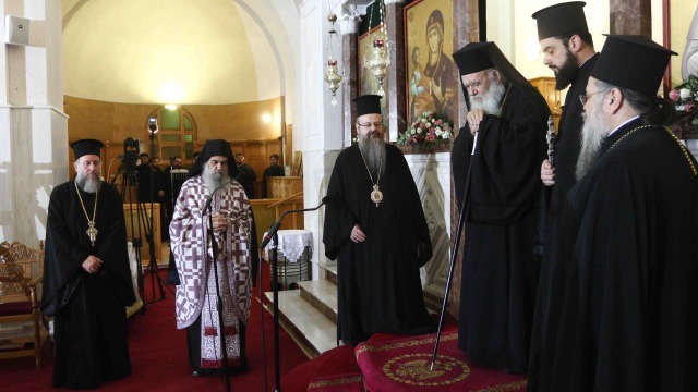 Ο Αρχιεπίσκοπος Ιερώνυμος στο Ιερό Ησυχαστήριο του Αγίου Πορφυρίου στο ...
