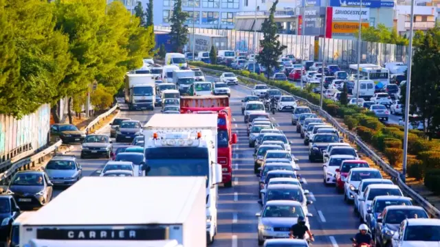 Live η κίνηση στους δρόμους: Κυκλοφοριακό "έμφραγμα" στην Αθήνα - Ουρές ...