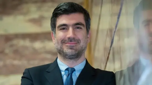 Θανάσης Γλαβίνας στα Παραπολιτικά 90,1: Υπάρχει απόσταση από τη ΝΔ ...