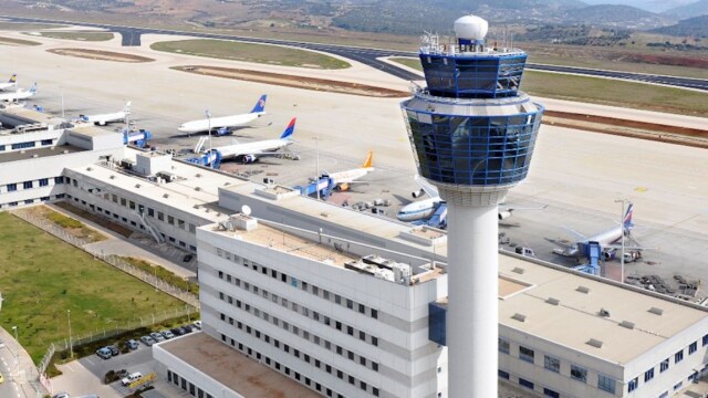 Bιαστικό μωρό γεννήθηκε στο αεροδρόμιο Ελ. Βενιζέλος (Εικόνα)