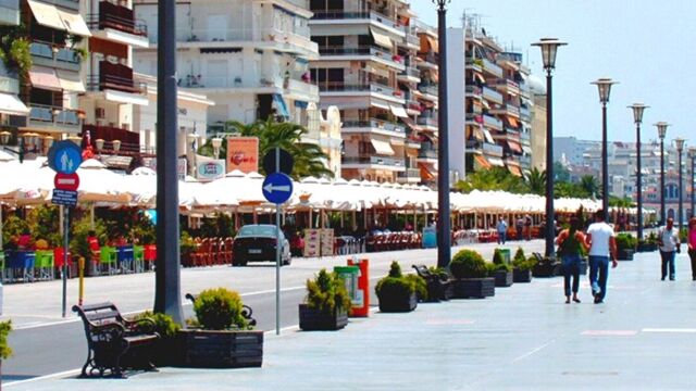 Βόλος: 7χρονος βρέθηκε να κοιμάται σε παγκάκι - Όλα όσα είπε στους ...