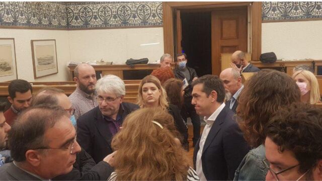 Αλεξης Τσιπρας σε δημοσιογράφους: «Εχω γίνει χειμερινός κολυμβητής απο ...