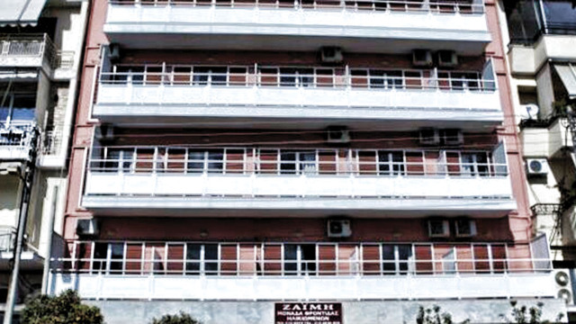 Κορυδαλλός: «Ο ιδιοκτήτης και ο γιος του φορούσαν γάντια του μποξ και ...