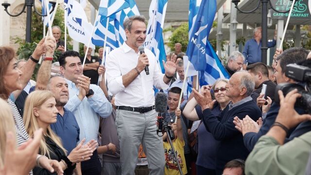 Η μαντινάδα Μητσοτάκη από το Θέρισο: «Σε τόπο επανάστασης ήρθα να ...