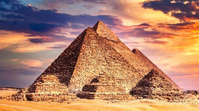Αίγυπτος: Μεγάλη "ανωμαλία" κάτω από τις πυραμίδες της Γκίζας ...