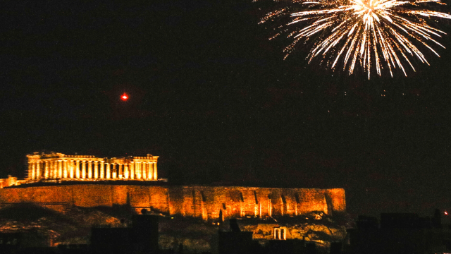 Εστίαση: Πληρότητα 100% στα μαγαζιά για το ρεβεγιόν Πρωτοχρονιάς