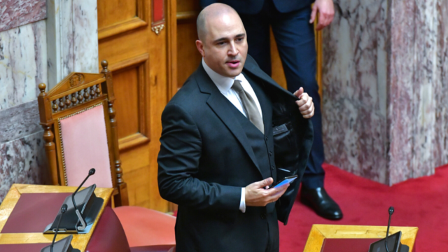 Σε πελάγη ευτυχίας ο Κωνσταντίνος Μπογδάνος: Έγινε για πρώτη φορά ...