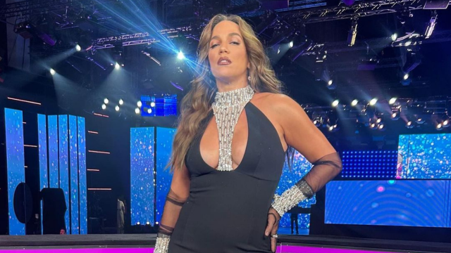 Κατερίνα Στικούδη: Απαντά στα αρνητικά σχόλια για τα κιλά της – "Θα φοράω ό,τι θέλω και στο J2US ...