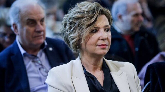 Επεισόδια στην Αθήνα: Ταραξίες «έσπασαν» το αυτοκίνητο της Όλγας ...