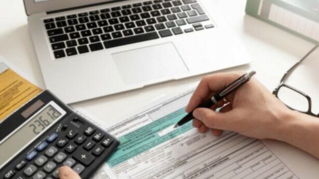 Φορολογικές δηλώσεις 2025: Πότε λήγει η προθεσμία υποβολής τους, τι ...