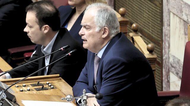 Κωνσταντίνος Τασούλας: Θετικός στον κορονοϊό ο πρόεδρος της Βουλής