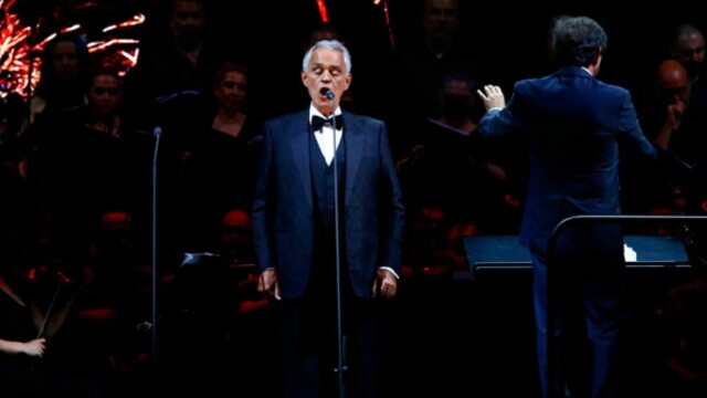 Αντρέα Μποτσέλι: Μάγεψε χθες στο ΟΑΚΑ ο τενόρος-μύθος - Έδωσε τη ...