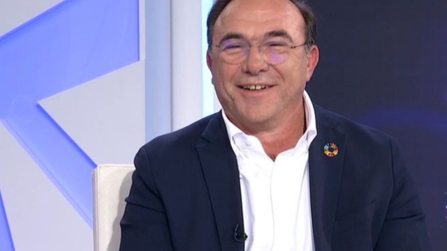 Πέτρος Κόκκαλης: Η αντίδρασή του στις ευχές on air για τον γάμο με τη ...