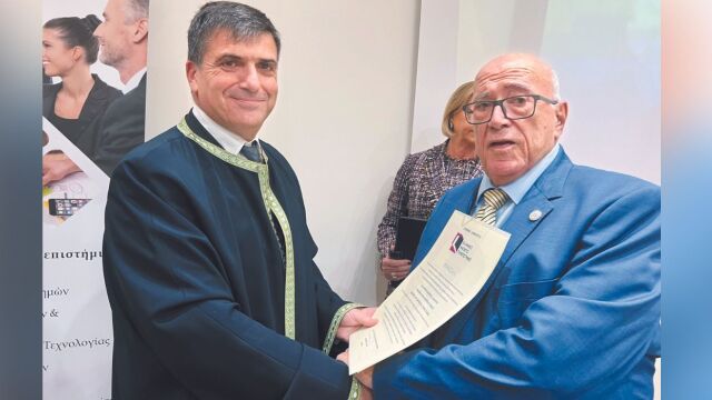 Ο καπετάν Παναγιώτης Τσάκος αναγορεύτηκε επίτιμος διδάκτορας της Σχολής ...