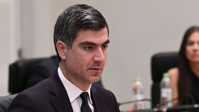Θανάσης Γλαβίνας στα Παραπολιτικά 90,1: “Εγώ δεν πιστεύω ότι η Ελλάδα ...