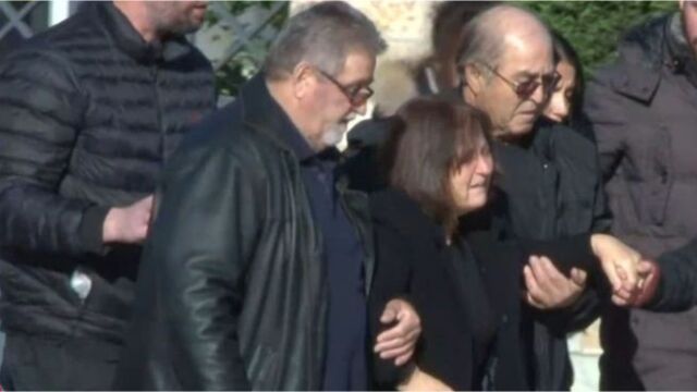 Δολοφονία στη Χαλκίδα: Ο θρήνος της μάνας του 43χρονου θύματος και η ...
