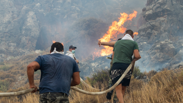 Φωτιά στη Ρόδο: Συνεχίζεται ο πύρινος εφιάλτης για 6η συνεχόμενη μέρα ...
