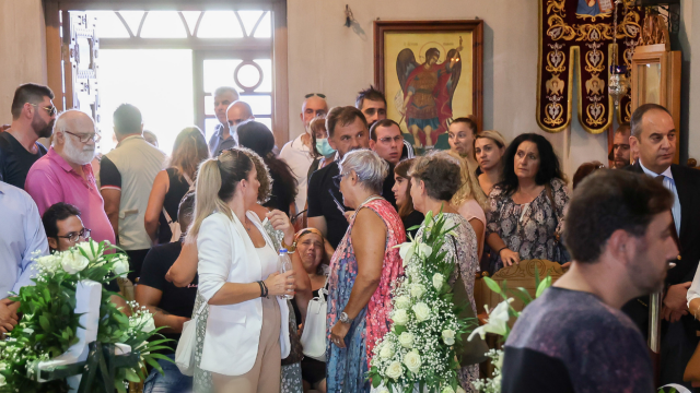Κηδεία Αντώνη Καργιώτη: Συγκλονιστικοί οι επικήδειοι για τον 36χρονο ...