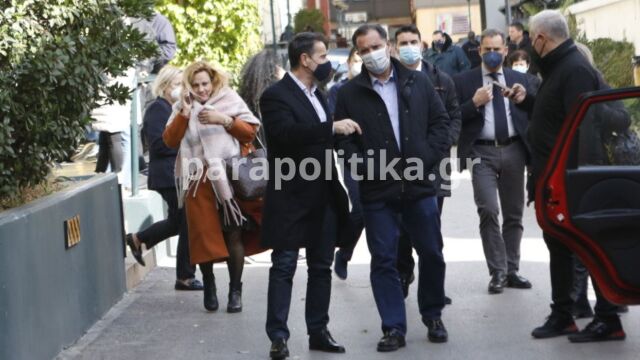 Αιφνιδιαστική επίσκεψη του Άδωνι Γεωργιάδη στο Νοσοκομείο ...