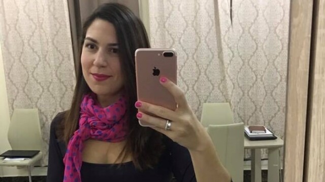 Μαρία Καμαριανάκη: Η κομμώτρια από την Κρήτη στα βασιλικά παλάτια στο ...