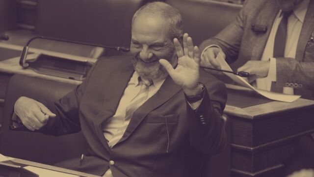 Αποχωρεί ο Καραμανλης από την πολιτική