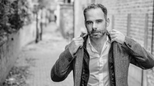 Manolis Emmanouel: Ένας Έλληνας ηθοποιός σε καμπάνια για την επιστροφή ...