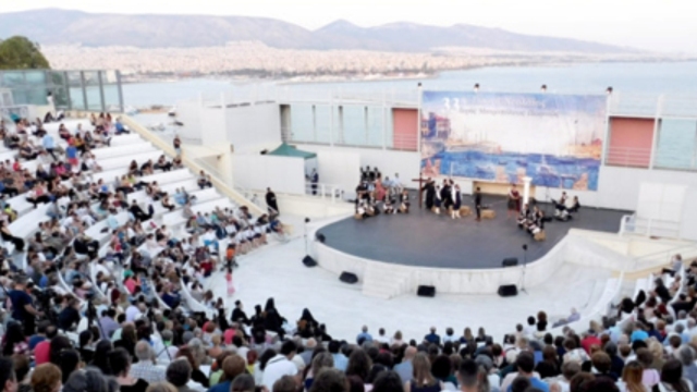 Ξεκινούν οι παραστάσεις και οι συναυλίες στο Βεάκειο θέατρο του Πειραιά ...