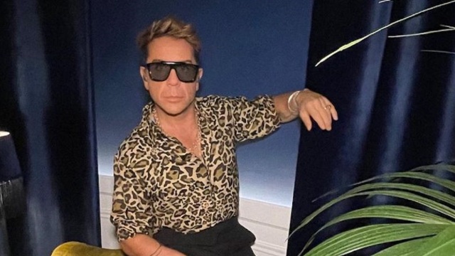 Και όμως το τόλμησε: Δείτε τον Γιώργο Μαζωνάκη με πράσινα μαλλιά