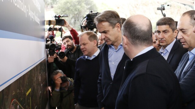 ΕΠΙΣΚΕΨΗ ΤΟΥ ΠΡΩΘΥΠΟΥΡΓΟΥ Κ. ΜΗΤΣΟΤΑΚΗ ΣΤΟ ΕΡΓΟΤΑΞΙΟ ΤΗΣ ΑΚΤΩΡ ΓΙΑ ΤΗΝ ...