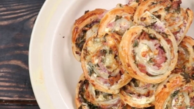 Ρολάκια με τυρί και μπέικον