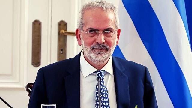 Ιωάννης Σαρμάς: Επέστρεψε στο Ελεγκτικό Συνέδριο - Θερμή υποδοχή από ...