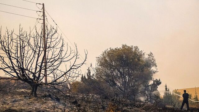 «Συνοικέσιο» με φόντο τις πυρκαγιές απέναντι στον Μητσοτάκη - Ο στόχος ...