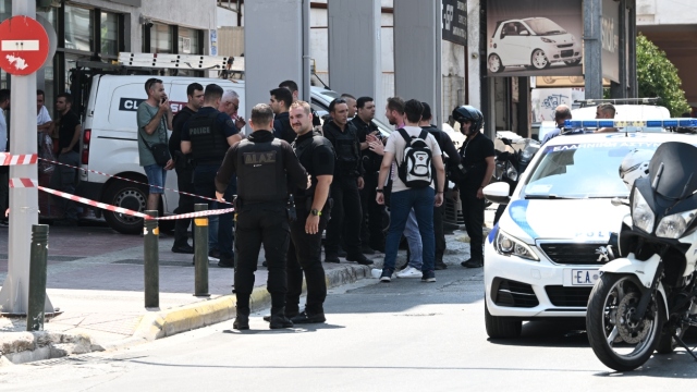 Πυροβολισμοί στον Κολωνό: «Ο αστυνομικός έλεγε “σταμάτα”, μετά άκουσα ...