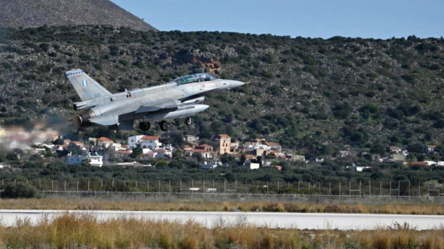 Το χρονικό της πτώσης του F-16 στο Αιγαίο - Πώς κατάφερε να σωθεί ο πιλότος
