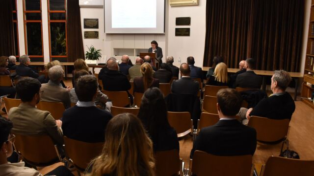 Η γραμμική γραφή Β στο έργο των αρχαιολόγων Louis Godart και Anna Sacconi