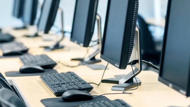 Tο Τριμελές Συμβούλιο Διεύθυνσης του Εφετείου της Αθήνας παρέδωσε ...