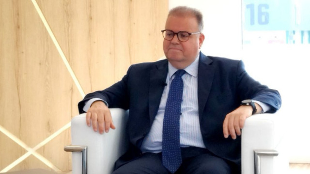 Γιώργος Τσαπρούνης, διευθυντής επικοινωνίας INTRAKAT στα Παραπολιτικά ...