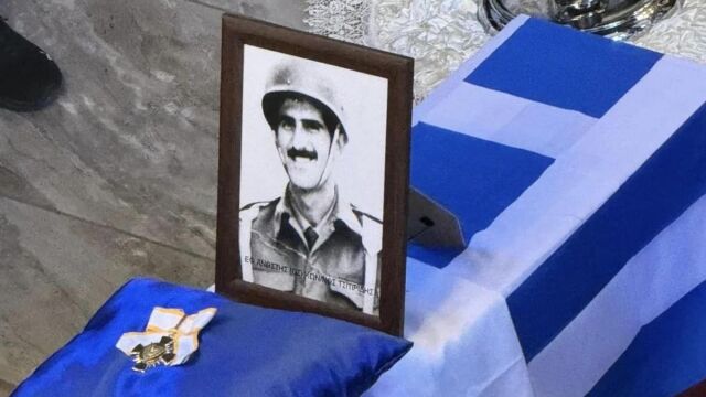 Πέλλα: Συγκίνηση στην κηδεία του Κωνσταντίνου Τσιτιρίδη - Επέστρεψε στη ...