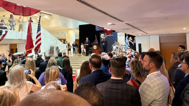 Κασσελάκης και Τάιλερ στη γιορτή της αμερικανικής πρεσβείας για την ...