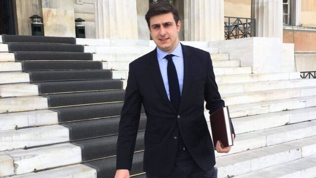 "Ένα όνειρο που έγινε πραγµατικότητα", άρθο του Γιάννη Παπαγεωργίου στα ...