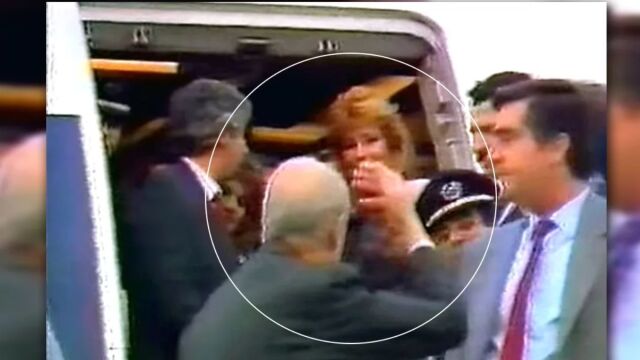 Ανδρέας Παπανδρέου: Σαν σήμερα 22 Οκτωβρίου το νεύμα στη Δήμητρα Λιάνη ...