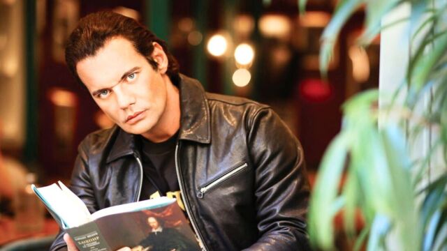 Theo Alexander: Ο διάσημος Έλληνας του "True Blood" του HBO σε μια εφ ...