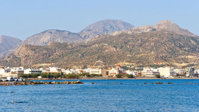 Σοκ στην Ιεράπετρα: Συνελήφθη 29χρονος που εισέβαλε σε κομμωτήριο και ...