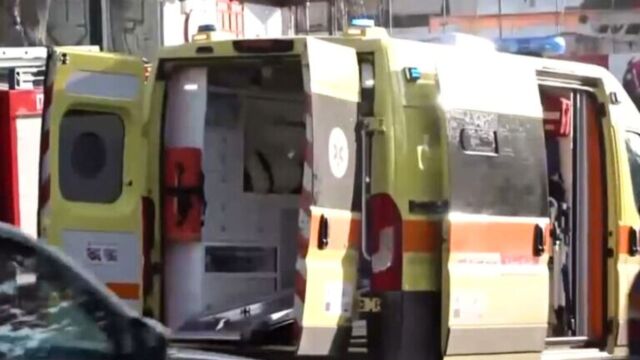 Πειραιώς: Πέθανε και η 61χρονη επιβάτιδα του ταξί που ''καρφώθηκε ...